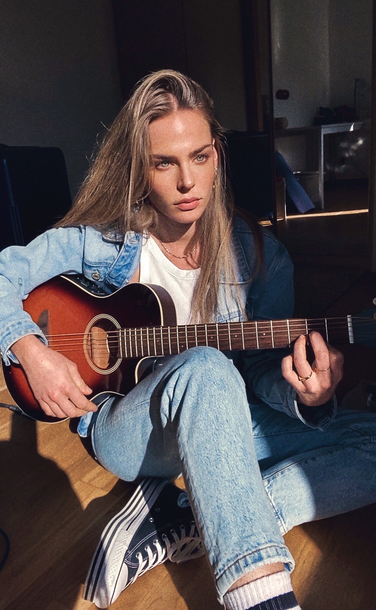 Livia Mischel - Pop - Mx3.ch